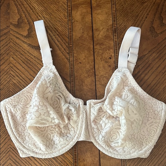 Wacoal | Intimates & Sleepwear | Wacoal Cream Lace Underwire Bra Full ...